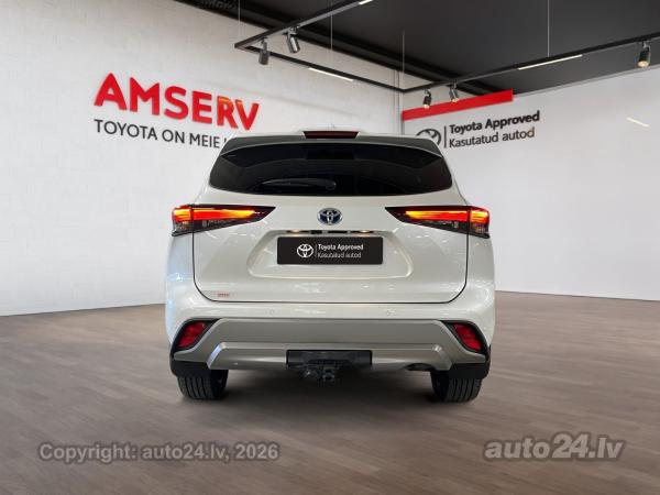 Balts Toyota Highlander 2024 Tallina, ar dzinēja tilpumu 2.50 L un nobraukumu 100 tūkst. km par 44490 €, foto 4 vietnē AUTOMOTO.COM.LV