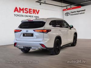 Balts Toyota Highlander 2024 Tallina, ar dzinēja tilpumu 2.50 L un nobraukumu 133 tūkst. km par 44490 €, foto 3 vietnē AUTOMOTO.COM.LV