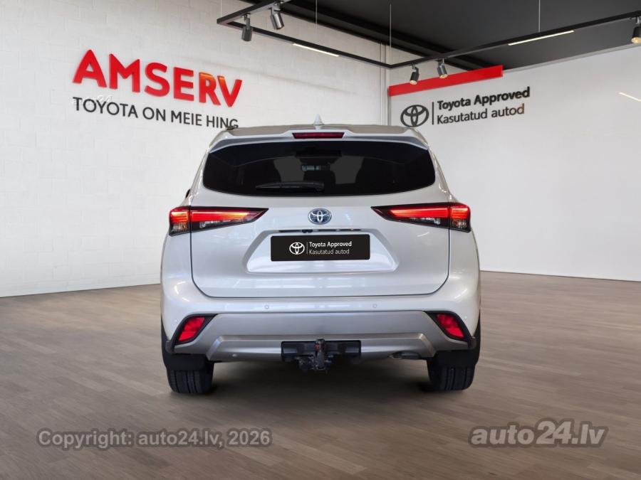 Balts Toyota Highlander 2024 Tallina, ar dzinēja tilpumu 2.50 L un nobraukumu 133 tūkst. km par 44490 €, foto 5 vietnē AUTOMOTO.COM.LV