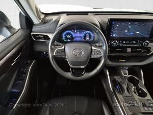 Balts Toyota Highlander 2024 Tallina, ar dzinēja tilpumu 2.50 L un nobraukumu 133 tūkst. km par 44490 €, foto 10 vietnē AUTOMOTO.COM.LV