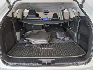 Balts Toyota Highlander 2024 Tallina, ar dzinēja tilpumu 2.50 L un nobraukumu 133 tūkst. km par 44490 €, foto 11 vietnē AUTOMOTO.COM.LV