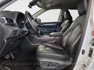 Balts Toyota Highlander 2024 Tallina, ar dzinēja tilpumu 2.50 L un nobraukumu 133 tūkst. km par 44490 €, foto 12 vietnē AUTOMOTO.COM.LV