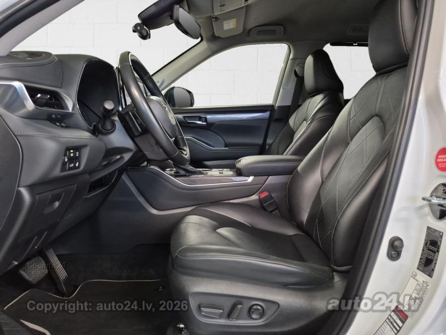 Balts Toyota Highlander 2024 Tallina, ar dzinēja tilpumu 2.50 L un nobraukumu 133 tūkst. km par 44490 €, foto 12 vietnē AUTOMOTO.COM.LV