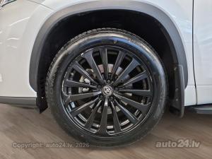 Balts Toyota Highlander 2024 Tallina, ar dzinēja tilpumu 2.50 L un nobraukumu 133 tūkst. km par 44490 €, foto 16 vietnē AUTOMOTO.COM.LV