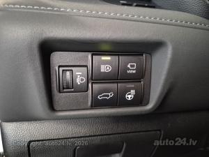 Balts Toyota Highlander 2024 Tallina, ar dzinēja tilpumu 2.50 L un nobraukumu 133 tūkst. km par 44490 €, foto 19 vietnē AUTOMOTO.COM.LV