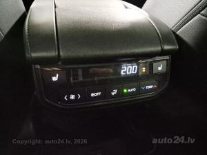 Balts Toyota Highlander 2024 Tallina, ar dzinēja tilpumu 2.50 L un nobraukumu 133 tūkst. km par 44490 €, foto 25 vietnē AUTOMOTO.COM.LV