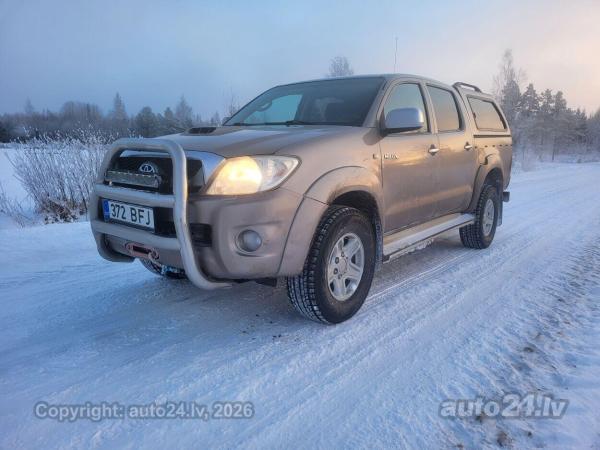 Beige Toyota Hilux 2011 in Parnu, with an engine capacity of 3.00 L and mileage of 375 thousand km for 14999 €, photo 1 on AUTOMOTO.COM.LV