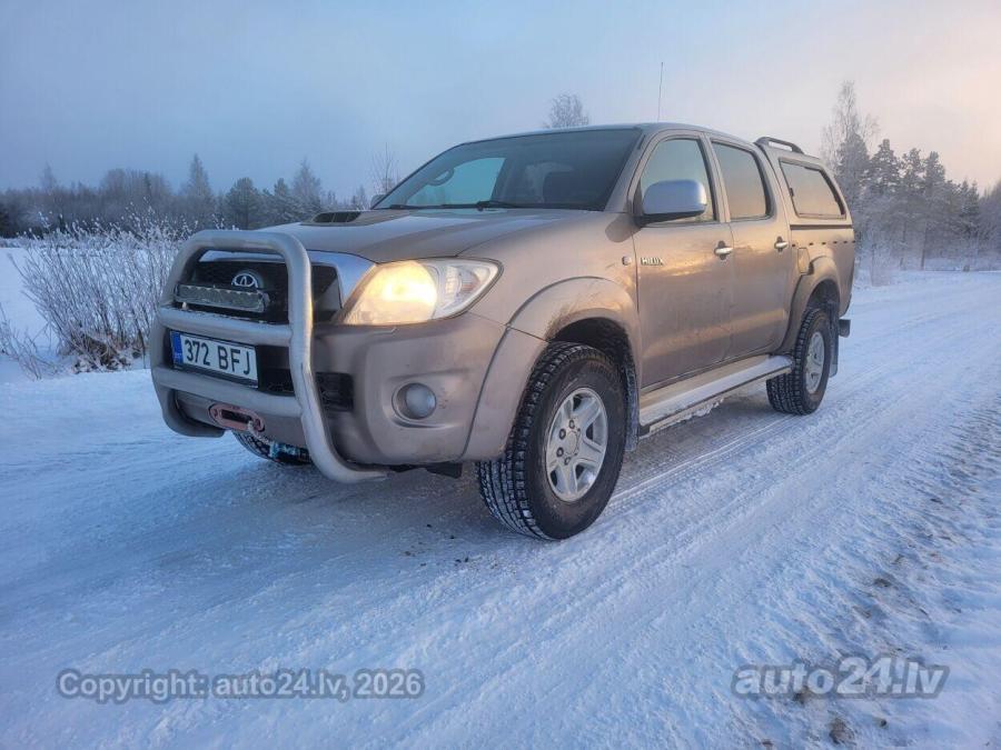 Smilšu krāsa Toyota Hilux 2011 Pērnava, ar dzinēja tilpumu 3.00 L un nobraukumu 375 tūkst. km par 14999 €, foto 1 vietnē AUTOMOTO.COM.LV