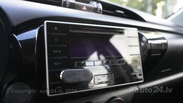 Smilšu krāsa Toyota Hilux 2017 Tallina, ar dzinēja tilpumu 2.40 L un nobraukumu 96 tūkst. km par 26500 €, foto 9 vietnē AUTOMOTO.COM.LV