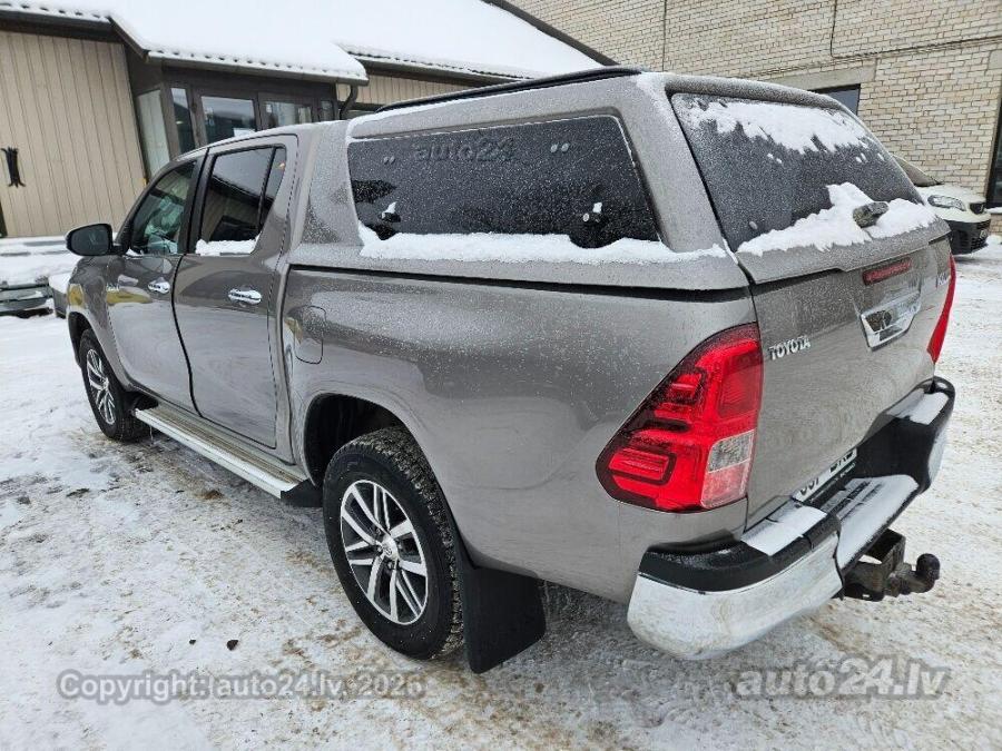 Beige Toyota Hilux 2018 in Viljandi, with an engine capacity of 2.40 L and mileage of 235 thousand km for 25000 €, photo 4 on AUTOMOTO.COM.LV