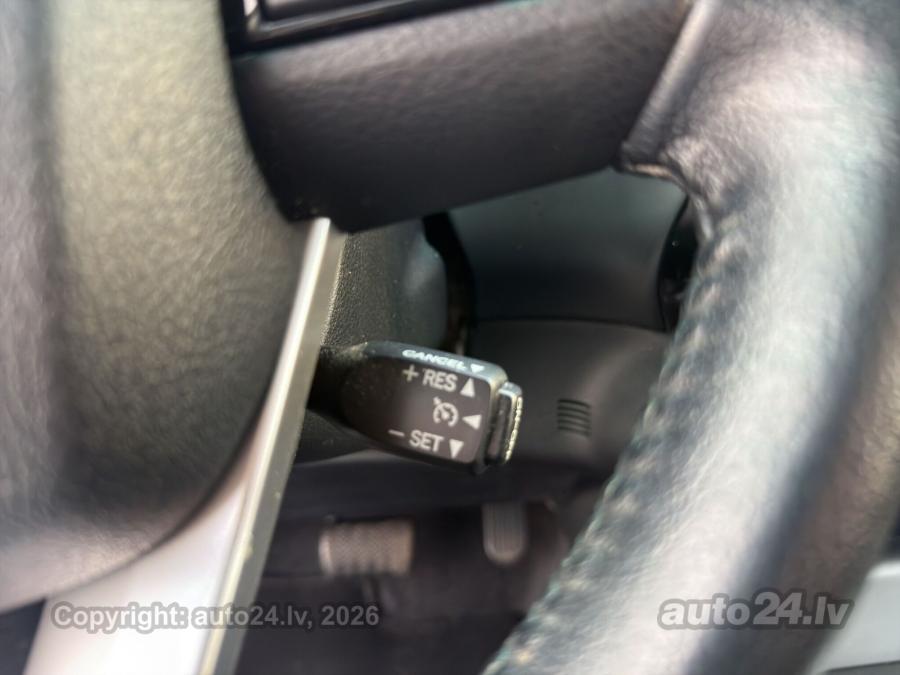 Smilšu krāsa Toyota Hilux 2019 Pērnava, ar dzinēja tilpumu 2.40 L un nobraukumu 72 tūkst. km par 34900 €, foto 15 vietnē AUTOMOTO.COM.LV