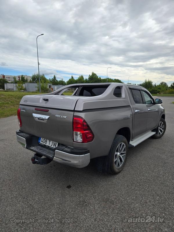 Beige Toyota Hilux 2020 in Tallinn, with an engine capacity of 2.40 L and mileage of 109 thousand km for 34500 €, photo 4 on AUTOMOTO.COM.LV