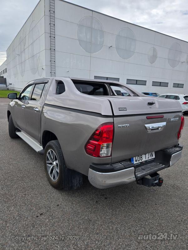 Beige Toyota Hilux 2020 in Tallinn, with an engine capacity of 2.40 L and mileage of 109 thousand km for 34500 €, photo 5 on AUTOMOTO.COM.LV