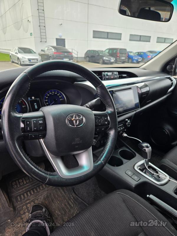 Beige Toyota Hilux 2020 in Tallinn, with an engine capacity of 2.40 L and mileage of 109 thousand km for 34500 €, photo 6 on AUTOMOTO.COM.LV