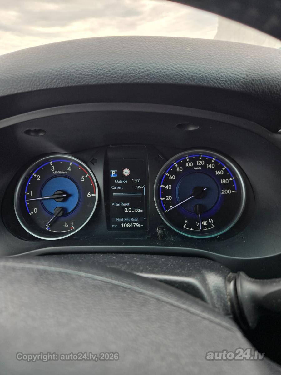 Smilšu krāsa Toyota Hilux 2020 Tallina, ar dzinēja tilpumu 2.40 L un nobraukumu 109 tūkst. km par 34500 €, foto 8 vietnē AUTOMOTO.COM.LV