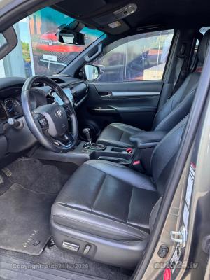 Beige Toyota Hilux 2021 in Viljandi, with an engine capacity of 2.80 L and mileage of 81 thousand km for 41990 €, photo 6 on AUTOMOTO.COM.LV
