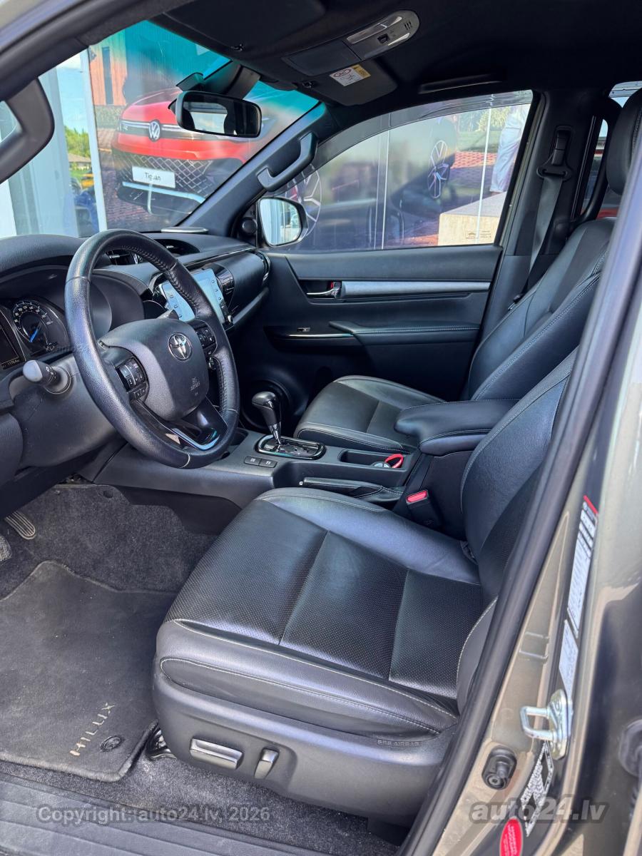 Beige Toyota Hilux 2021 in Viljandi, with an engine capacity of 2.80 L and mileage of 81 thousand km for 41990 €, photo 6 on AUTOMOTO.COM.LV