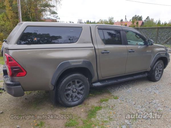 Beige Toyota Hilux 2022 in Tallinn, with an engine capacity of 2.80 L and mileage of 107 thousand km for 40500 €, photo 4 on AUTOMOTO.COM.LV
