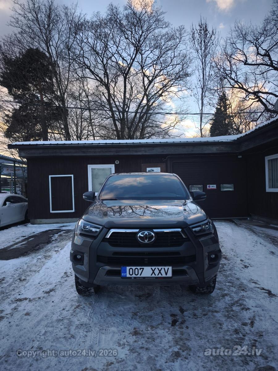 Smilšu krāsa Toyota Hilux 2023 Tallina, ar dzinēja tilpumu 2.80 L un nobraukumu 47 tūkst. km par 52500 €, foto 3 vietnē AUTOMOTO.COM.LV