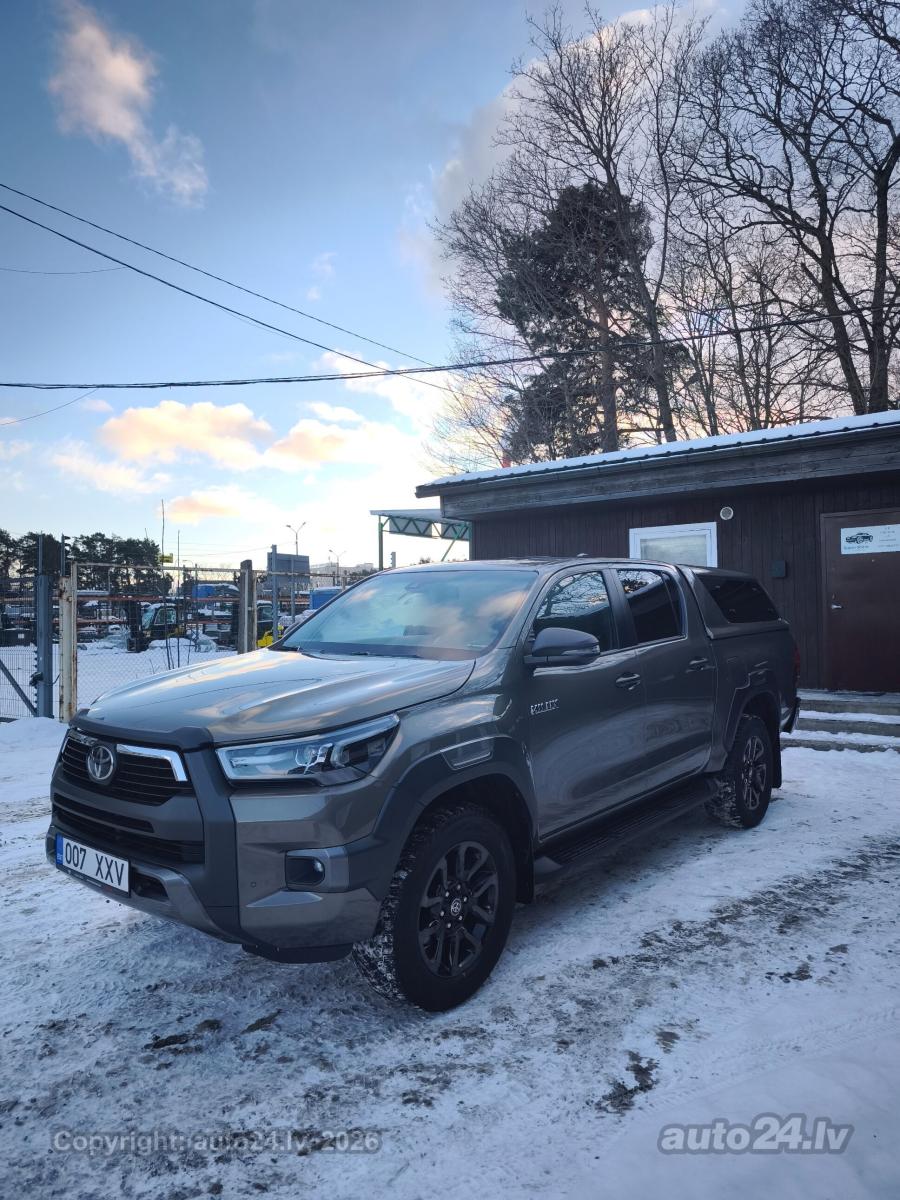 Smilšu krāsa Toyota Hilux 2023 Tallina, ar dzinēja tilpumu 2.80 L un nobraukumu 47 tūkst. km par 52500 €, foto 4 vietnē AUTOMOTO.COM.LV