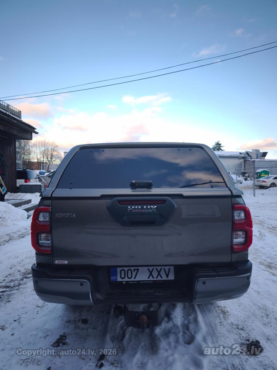 Smilšu krāsa Toyota Hilux 2023 Tallina, ar dzinēja tilpumu 2.80 L un nobraukumu 47 tūkst. km par 52500 €, foto 5 vietnē AUTOMOTO.COM.LV