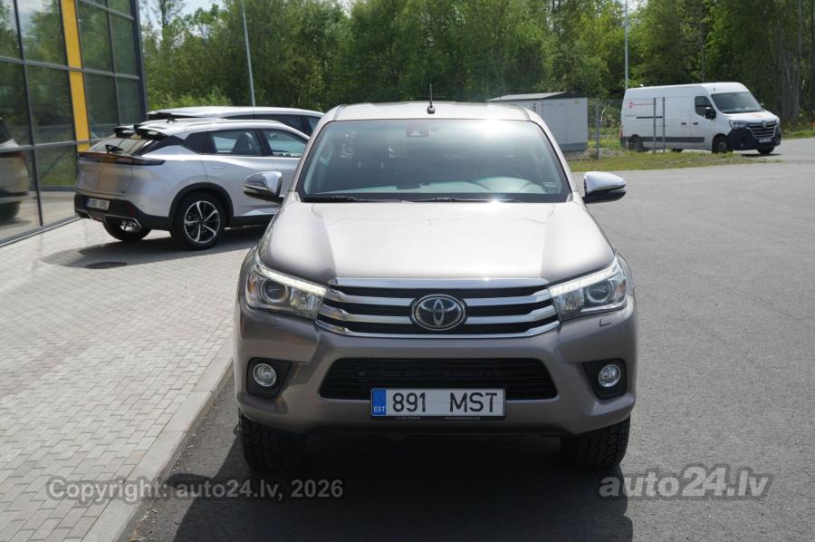 Smilšu krāsa Toyota Hilux 2019 Tallina, ar dzinēja tilpumu 2.40 L un nobraukumu 199 tūkst. km par 28990 €, foto 3 vietnē AUTOMOTO.COM.LV