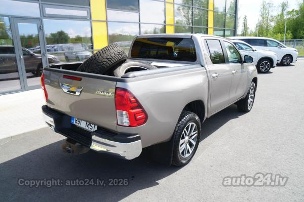 Beige Toyota Hilux 2019 in Tallinn, with an engine capacity of 2.40 L and mileage of 199 thousand km for 28990 €, photo 4 on AUTOMOTO.COM.LV