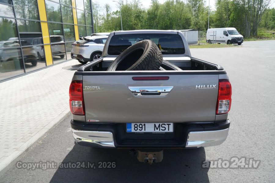 Smilšu krāsa Toyota Hilux 2019 Tallina, ar dzinēja tilpumu 2.40 L un nobraukumu 199 tūkst. km par 28990 €, foto 6 vietnē AUTOMOTO.COM.LV