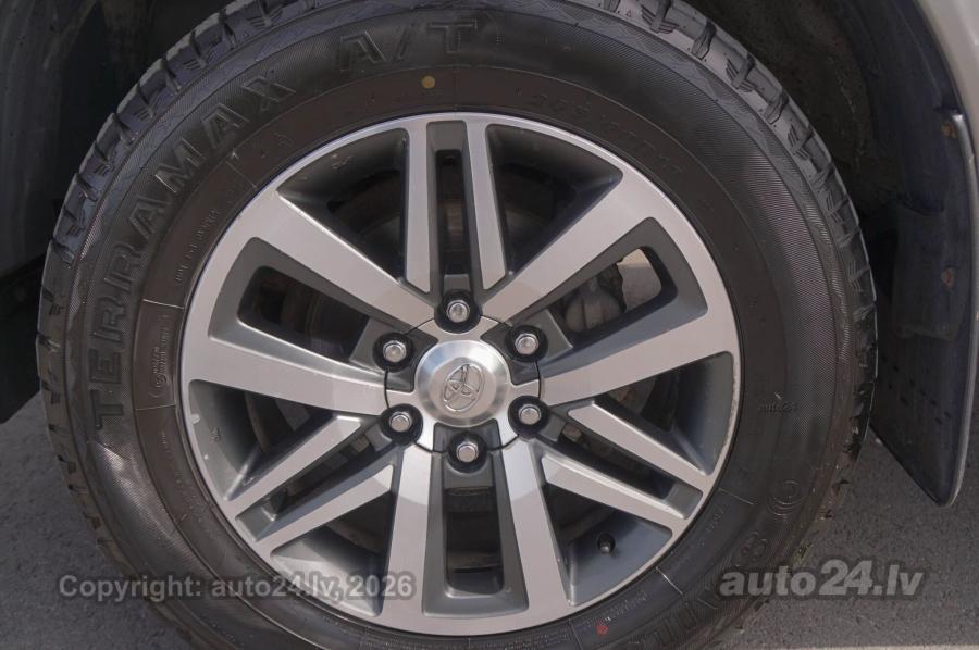 Smilšu krāsa Toyota Hilux 2019 Tallina, ar dzinēja tilpumu 2.40 L un nobraukumu 199 tūkst. km par 28990 €, foto 17 vietnē AUTOMOTO.COM.LV