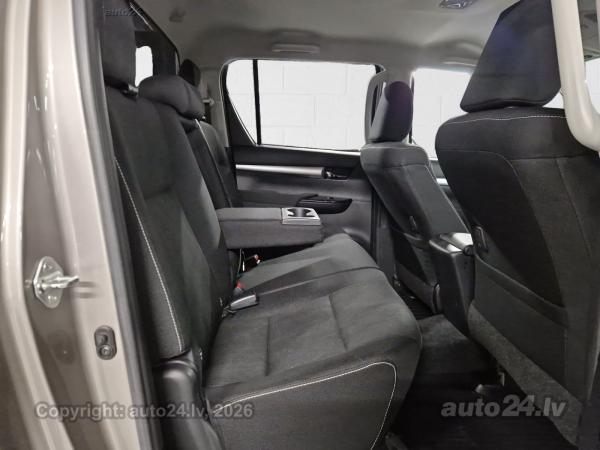 Beige Toyota Hilux 2019 in Tallinn, with an engine capacity of 2.40 L and mileage of 133 thousand km for 33990 €, photo 7 on AUTOMOTO.COM.LV