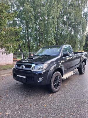 Black Toyota Hilux 2006 in Raseiniai, with an engine capacity of 2.49 L and mileage of 243 thousand km for 5500 €, photo  on AUTOMOTO.COM.LV