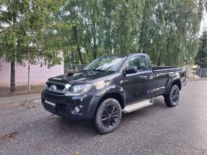 Black Toyota Hilux 2006 in Raseiniai, with an engine capacity of 2.49 L and mileage of 243 thousand km for 5500 €, photo 5 on AUTOMOTO.COM.LV