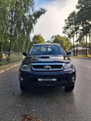 Black Toyota Hilux 2006 in Raseiniai, with an engine capacity of 2.49 L and mileage of 243 thousand km for 5500 €, photo 7 on AUTOMOTO.COM.LV