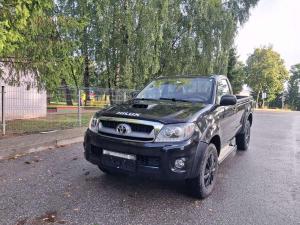 Black Toyota Hilux 2006 in Raseiniai, with an engine capacity of 2.49 L and mileage of 243 thousand km for 5500 €, photo 10 on AUTOMOTO.COM.LV