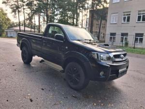 Black Toyota Hilux 2006 in Raseiniai, with an engine capacity of 2.49 L and mileage of 243 thousand km for 5500 €, photo 11 on AUTOMOTO.COM.LV
