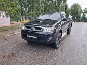 Black Toyota Hilux 2006 in Raseiniai, with an engine capacity of 2.49 L and mileage of 243 thousand km for 5500 €, photo 12 on AUTOMOTO.COM.LV