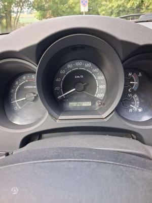 Black Toyota Hilux 2006 in Raseiniai, with an engine capacity of 2.49 L and mileage of 243 thousand km for 5500 €, photo 18 on AUTOMOTO.COM.LV