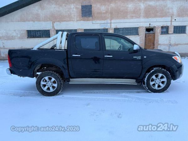 Melns Toyota Hilux 2007 Tartu, ar dzinēja tilpumu 2.50 L un nobraukumu 0 tūkst. km par 7500 €, foto 5 vietnē AUTOMOTO.COM.LV