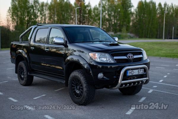 Black Toyota Hilux 2008 in Cesis, with an engine capacity of 2.50 L and mileage of 285 thousand km for 19500 €, photo 1 on AUTOMOTO.COM.LV