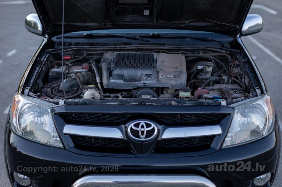Black Toyota Hilux 2008 in Cesis, with an engine capacity of 2.50 L and mileage of 285 thousand km for 19500 €, photo 8 on AUTOMOTO.COM.LV