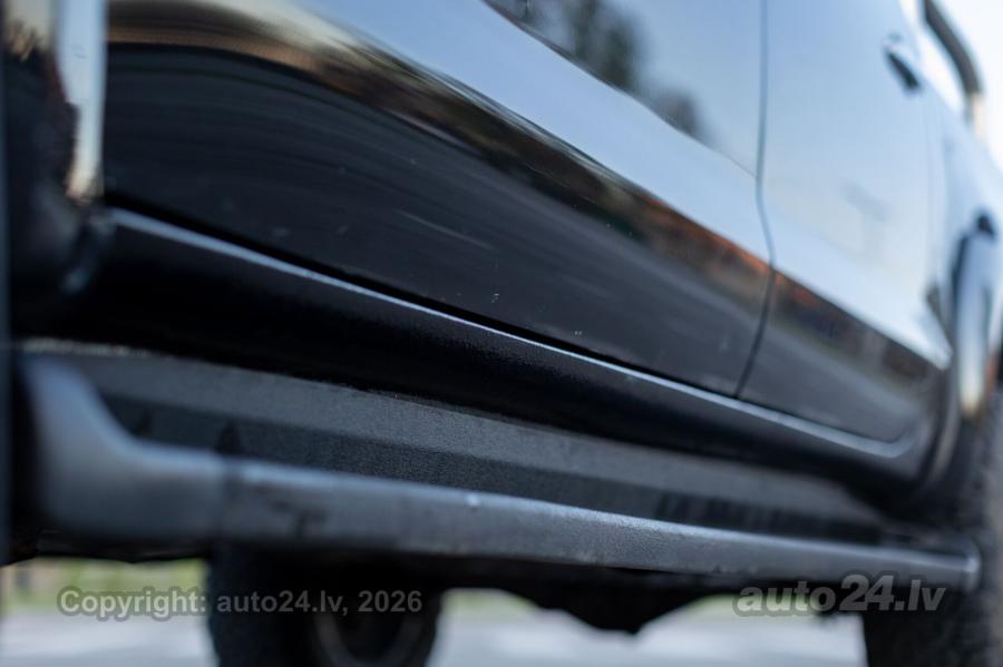 Black Toyota Hilux 2008 in Cesis, with an engine capacity of 2.50 L and mileage of 285 thousand km for 19500 €, photo 9 on AUTOMOTO.COM.LV