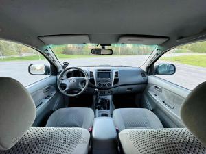 Black Toyota Hilux 2008 in Cesis, with an engine capacity of 2.50 L and mileage of 285 thousand km for 19500 €, photo 17 on AUTOMOTO.COM.LV