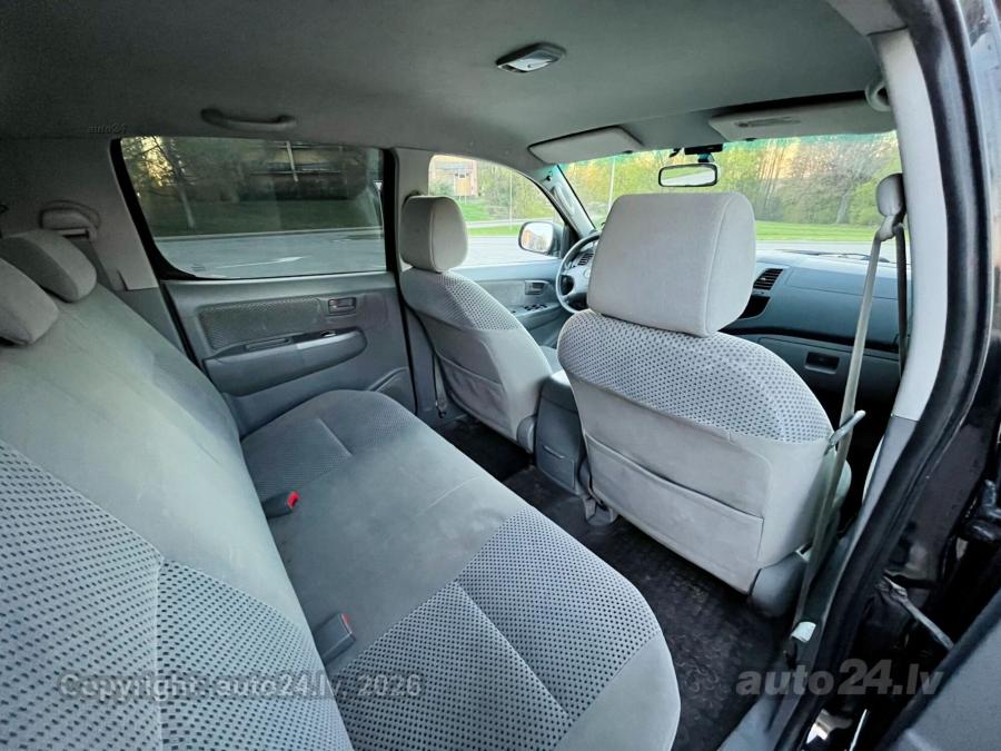 Black Toyota Hilux 2008 in Cesis, with an engine capacity of 2.50 L and mileage of 285 thousand km for 19500 €, photo 18 on AUTOMOTO.COM.LV