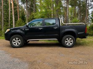 Black Toyota Hilux 2008 in Tallinn, with an engine capacity of 3.00 L and mileage of 380 thousand km for 3999 €, photo 4 on AUTOMOTO.COM.LV