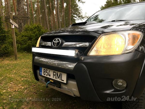 Черный Тойота Хайлюкс 2008 в Таллин, объемом двигателя 3.00 л и пробегом 380 тыс. км за 3999 €, фото 4 на AUTOMOTO.COM.LV