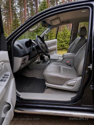 Black Toyota Hilux 2008 in Tallinn, with an engine capacity of 3.00 L and mileage of 380 thousand km for 3999 €, photo 6 on AUTOMOTO.COM.LV