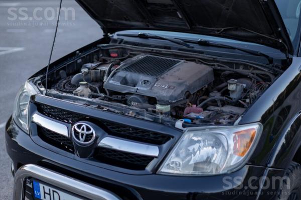 Black Toyota Hilux 2008 in Cesis, with an engine capacity of 2.50 L and mileage of 287 thousand km for 15500 €, photo 8 on AUTOMOTO.COM.LV