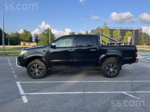 Black Toyota Hilux 2008 in Cesis, with an engine capacity of 2.50 L and mileage of 289 thousand km for 12500 €, photo 9 on AUTOMOTO.COM.LV