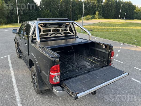 Melns Toyota Hilux 2008 Cēsis, ar dzinēja tilpumu 2.50 L un nobraukumu 289 tūkst. km par 12500 €, foto 10 vietnē AUTOMOTO.COM.LV
