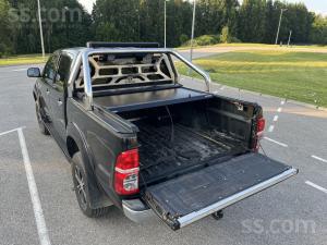 Black Toyota Hilux 2008 in Cesis, with an engine capacity of 2.50 L and mileage of 289 thousand km for 12500 €, photo 11 on AUTOMOTO.COM.LV